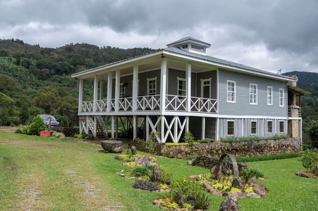 3 fincas cafetaleras para caer rendido ante la cultura del café en Costa Rica