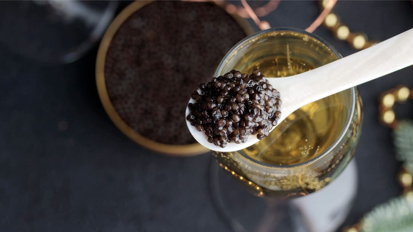 Caviar Malossol, champagne y vodka: una experiencia culinaria de lujo ...