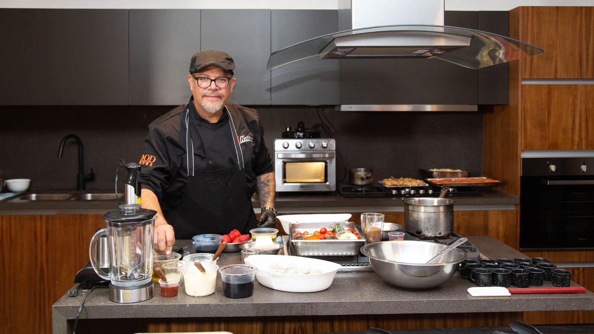 Cocina como un profesional de la mano de Koblenz y el chef Miguel Ángel ...
