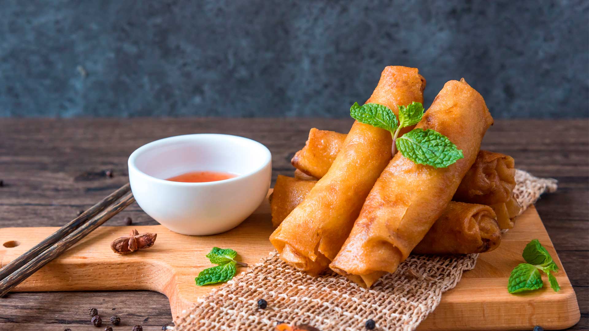 Prepara rollos de verano con el chef Eduardo Palazuelos y Koblenz