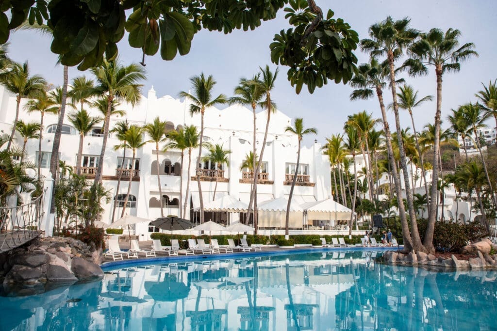 Hotel Las Hadas celebra 50 años de ofrecer estancias de cuento