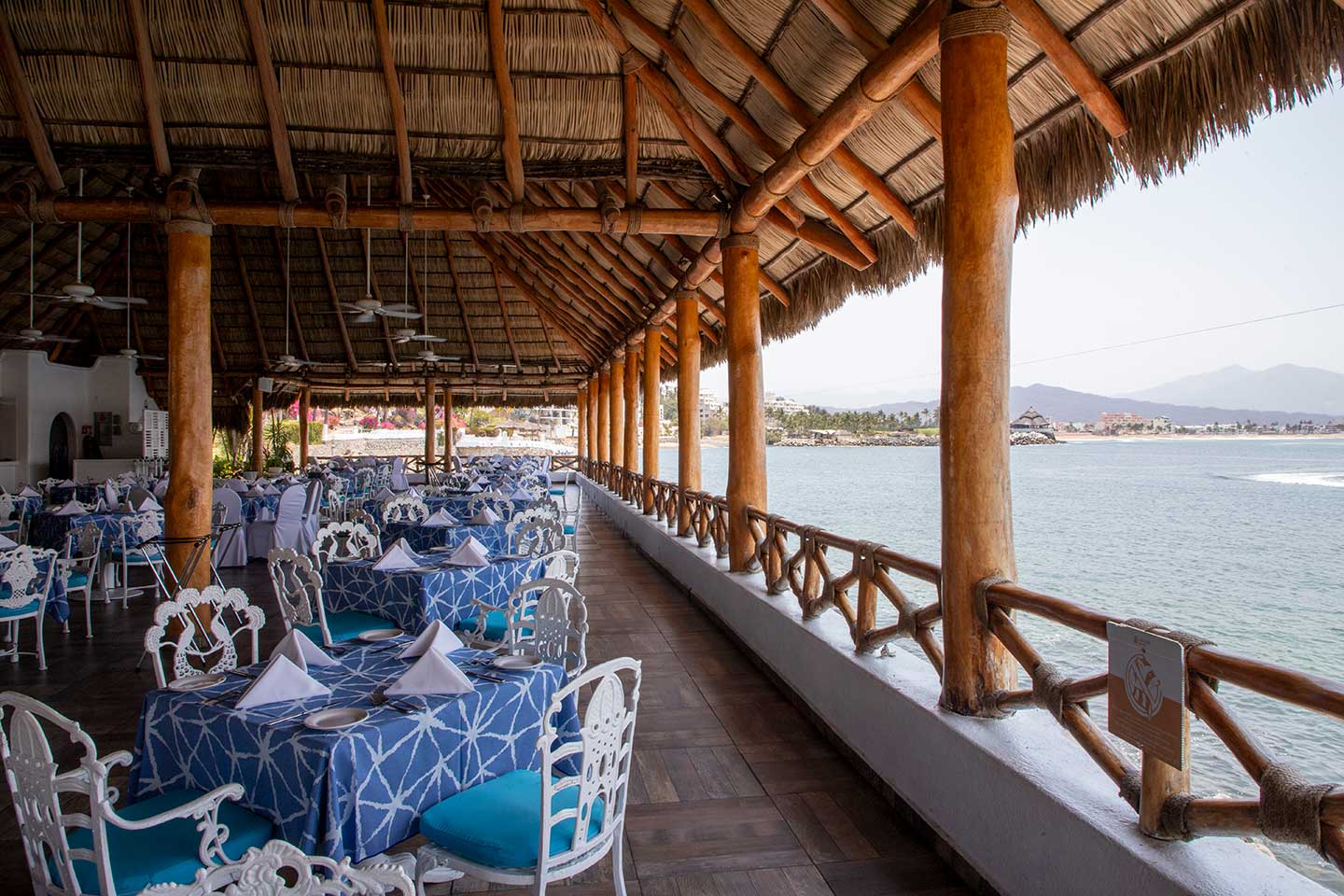 Las Hadas by Brisas: el hotel más mágico de Manzanillo