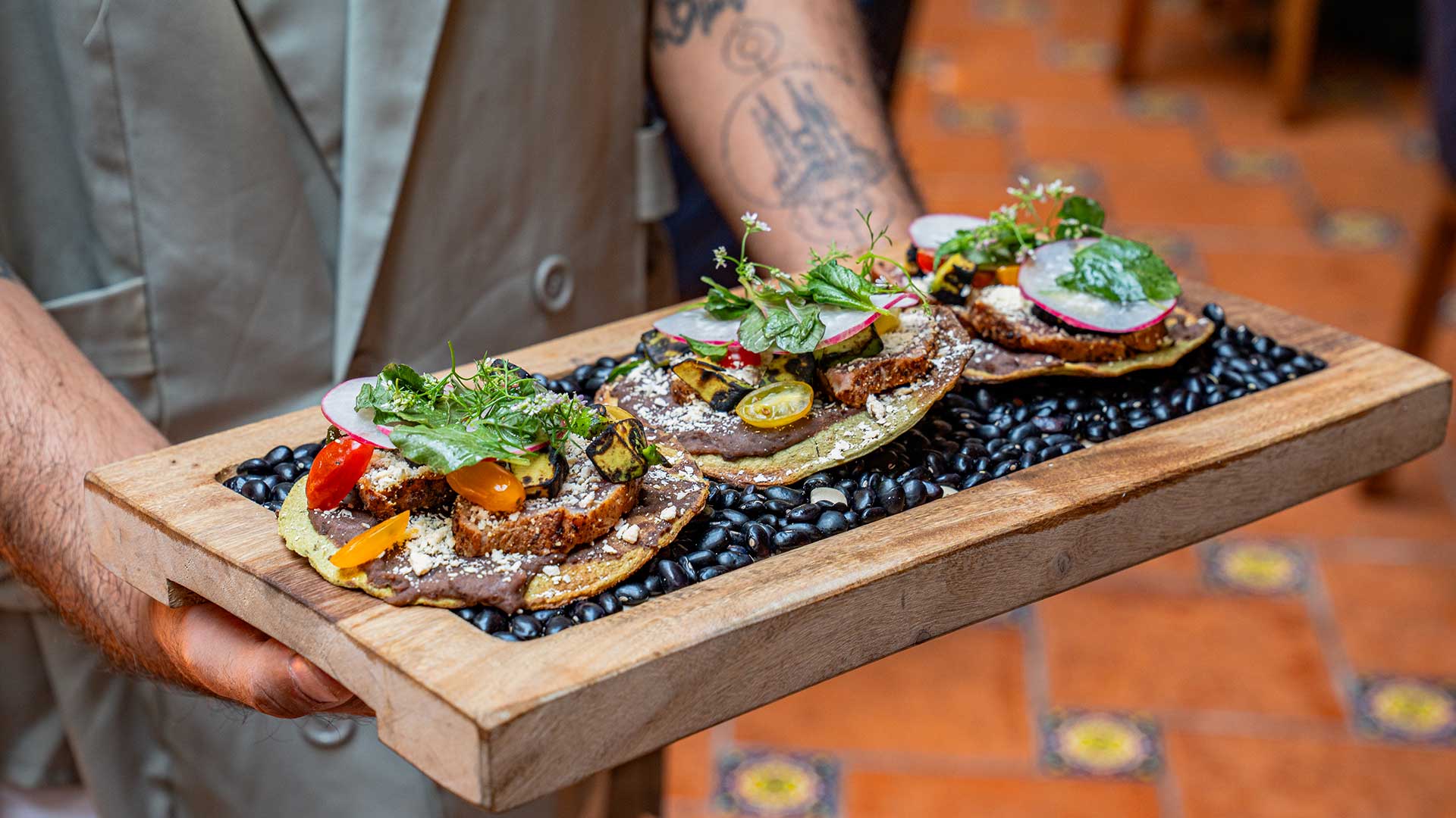 Bencomo estrena carta: jugosos chamorros, tacos de lengua y más