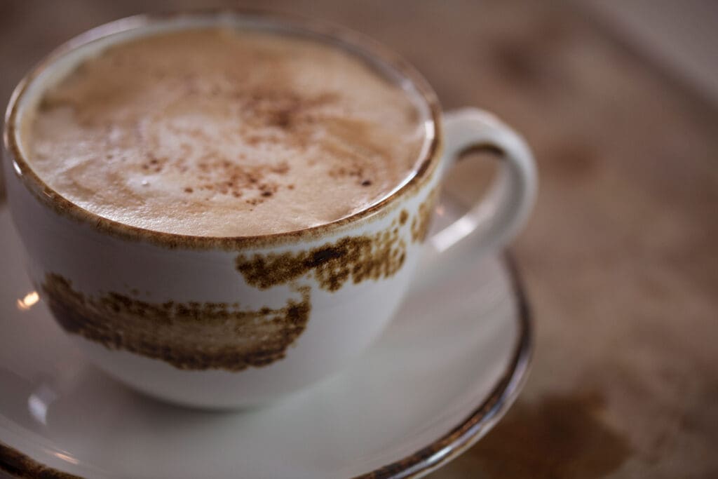 Anfora: vistiendo la mesa con vajillas hechas en México