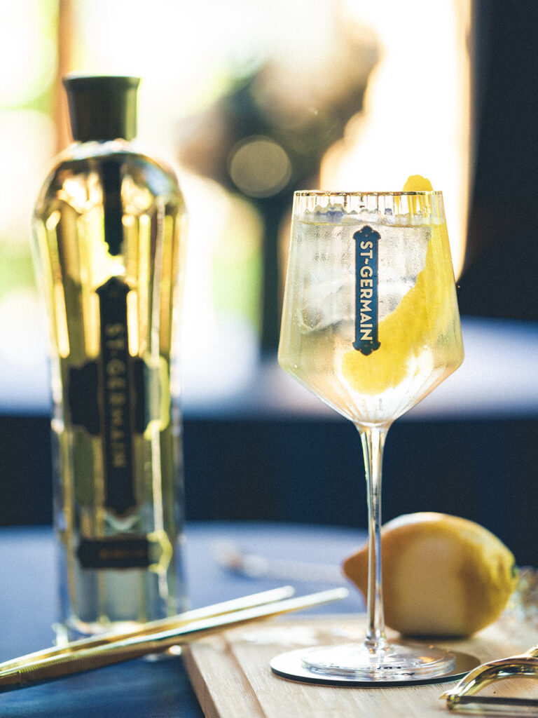 St-Germain: aprende preparar un spritz con este licor de flores de saúco